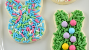 Easy White Chocolate Easter Bunny Candy - Chloe's Cozy Kitchen